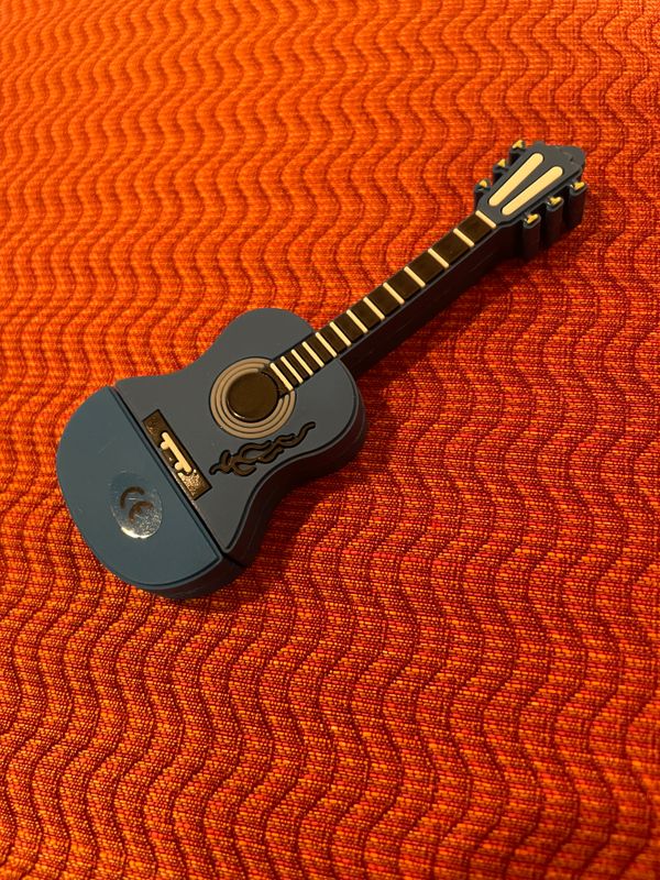 SONiA disappear fear - Little Blue Guitars